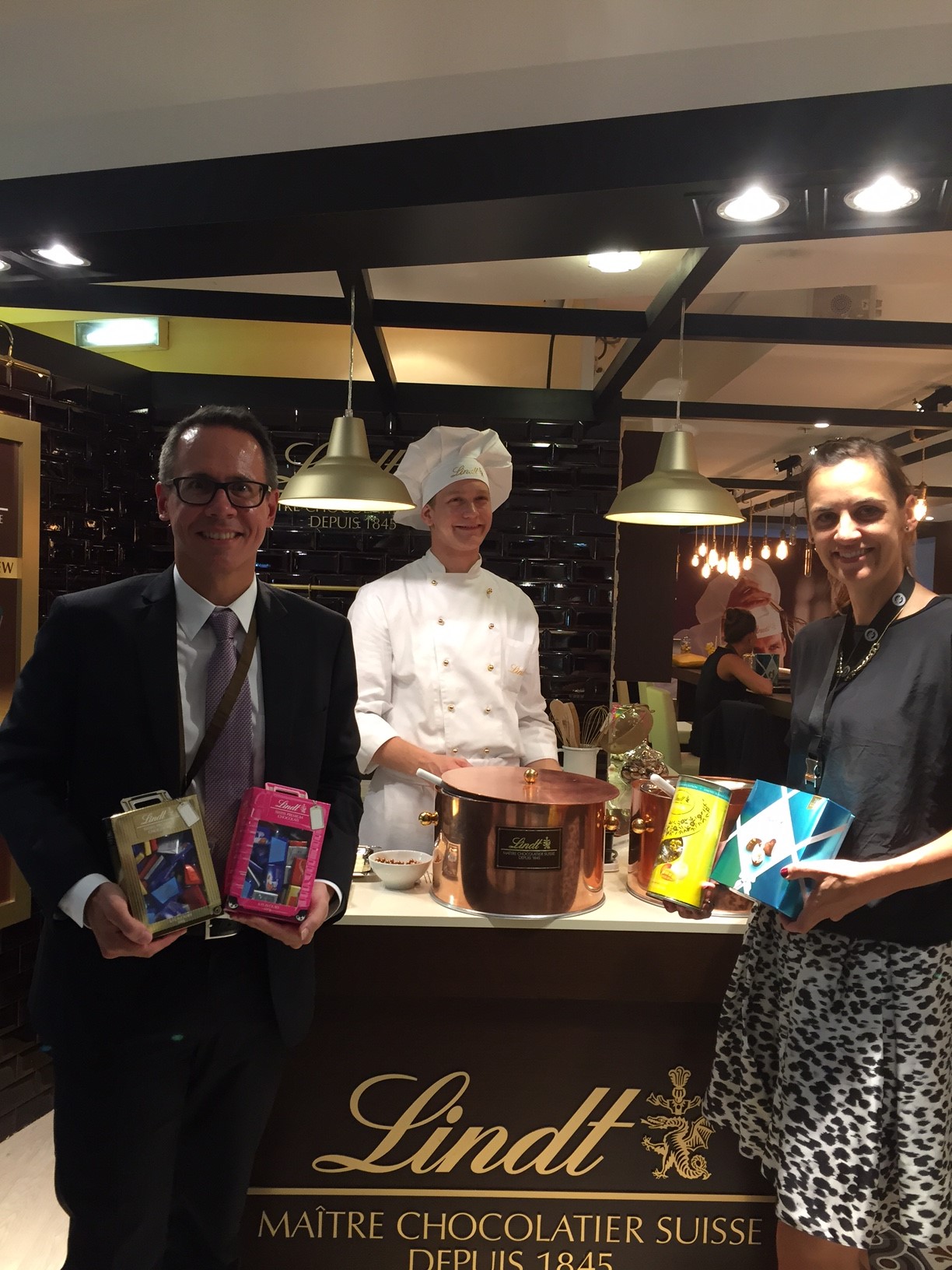 Lindt maintains investment drive in travel retail channel : The Moodie ...