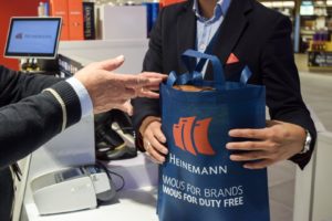 Heinemann Australia introduces reusable shopping bags at Sydney Airport ...