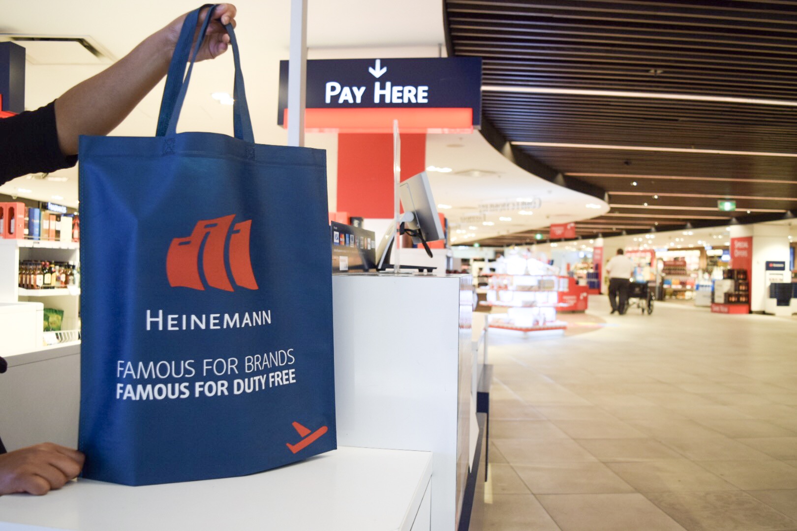 Heinemann Australia introduces reusable shopping bags at Sydney Airport ...