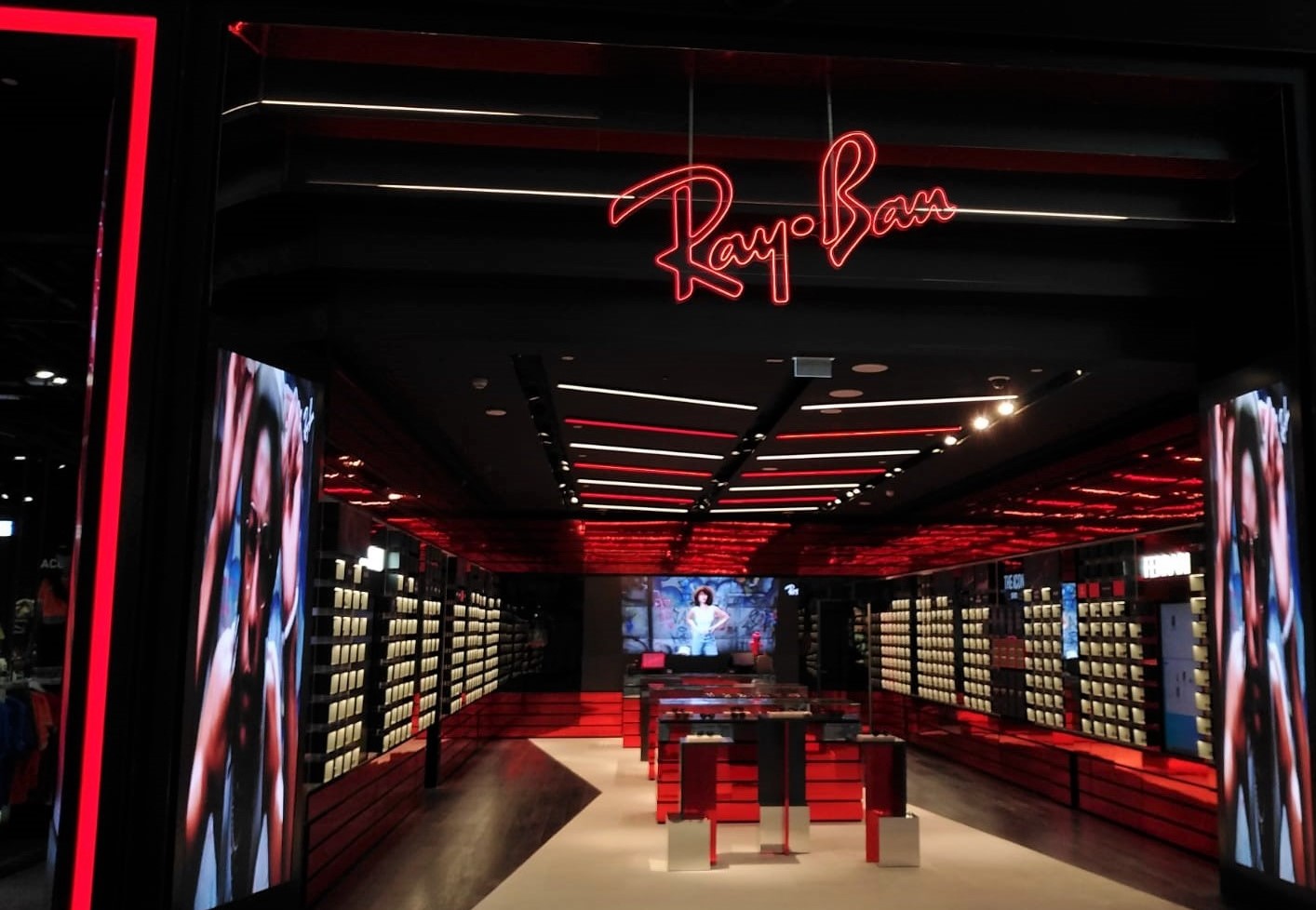 EssilorLuxottica and Qatar Duty Free open travel retail’s largest Ray ...
