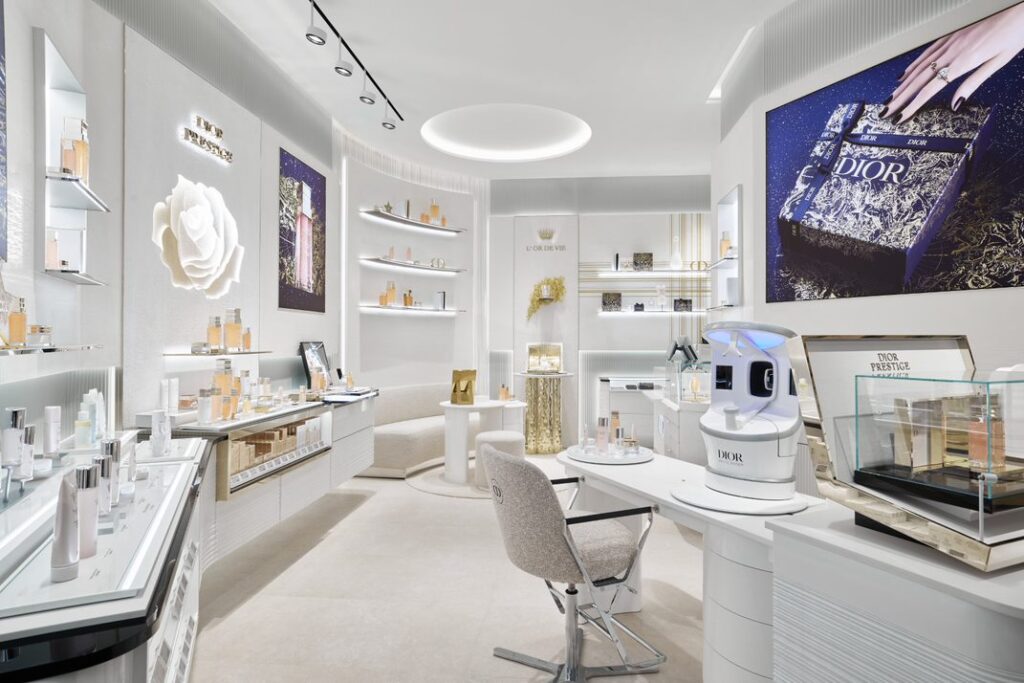 Picture Gallery: Dior delights with new fragrance & beauty boutique at ...