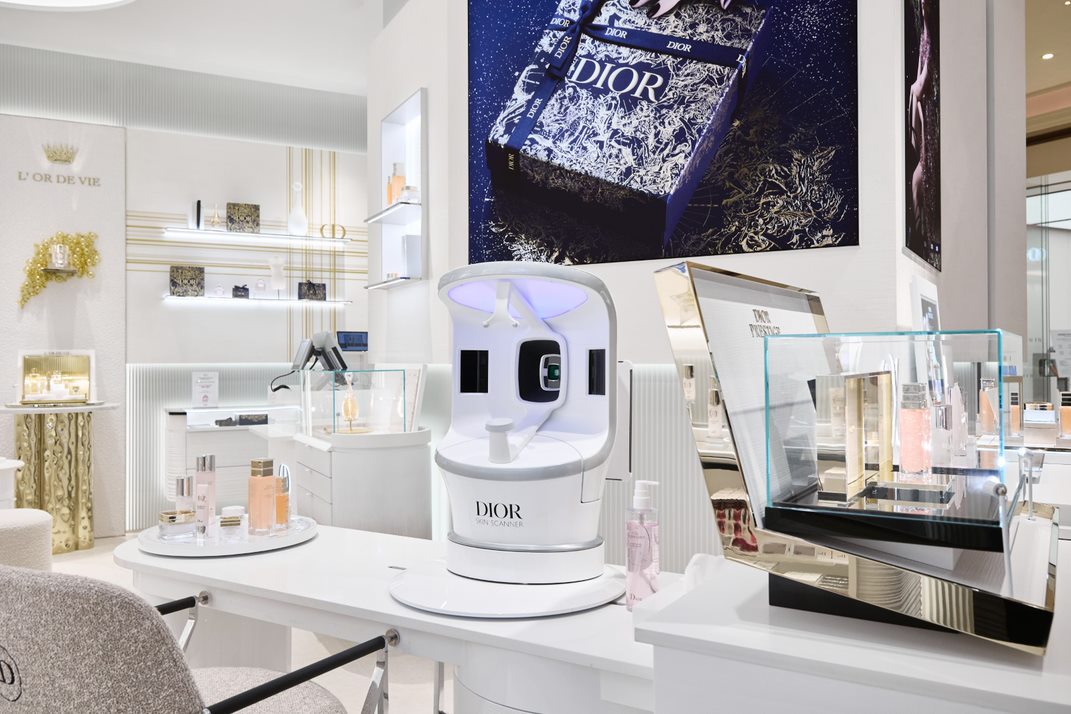 Picture Gallery: Dior delights with new fragrance & beauty boutique at ...