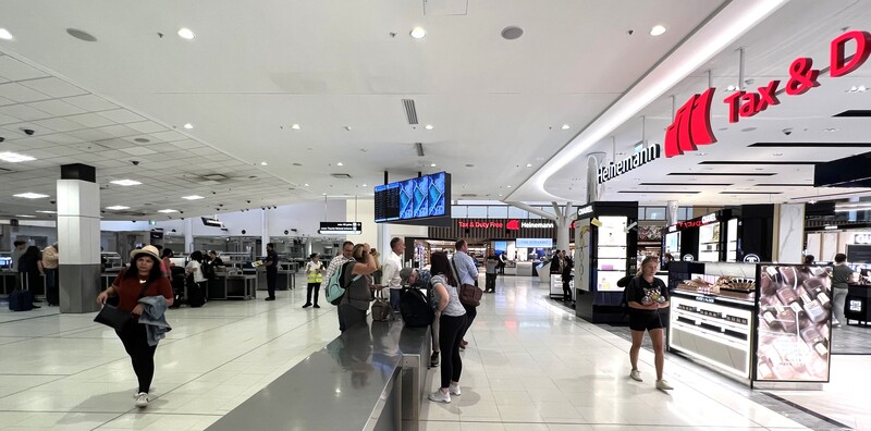 On location Picture Gallery (1) – A red-letter day for Heinemann and Sydney Airport : The Moodie ...