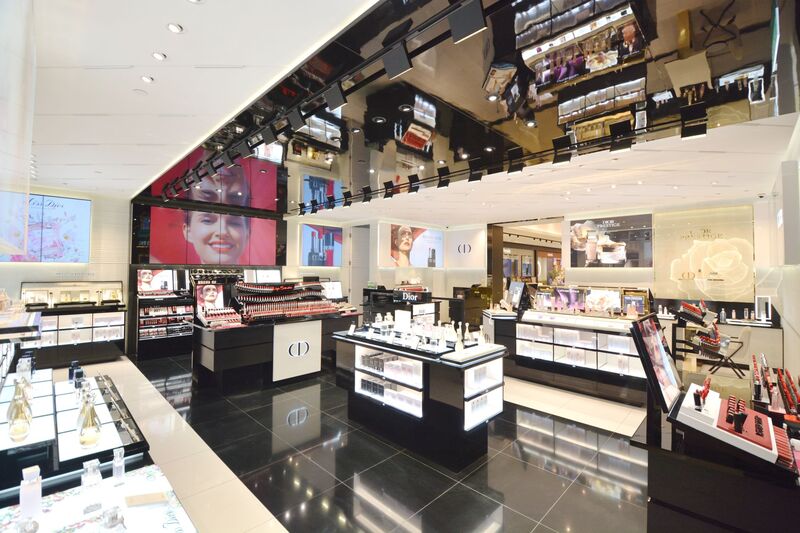 Images of the Day: Dior and DFA wow in Macau : The Moodie Davitt Report ...