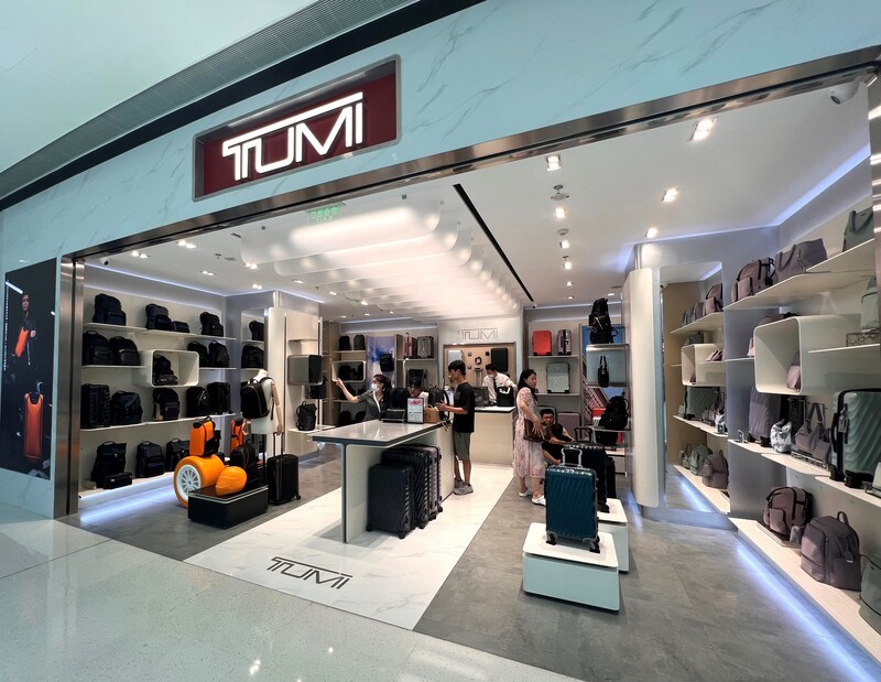 Interview – Adam Hershman on the hypercraft of Tumi : The Moodie Davitt ...