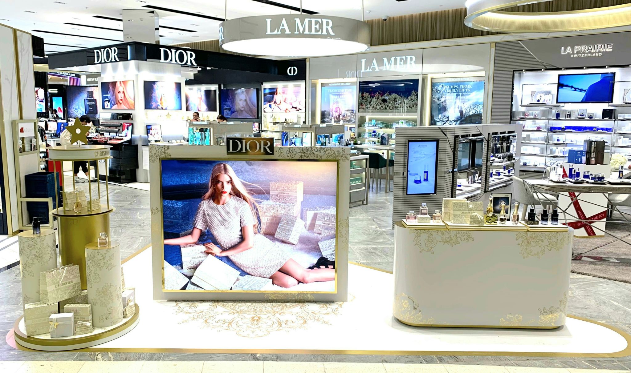Images of the Day: Heinemann’s colourful campaigns in Sydney and Gold ...